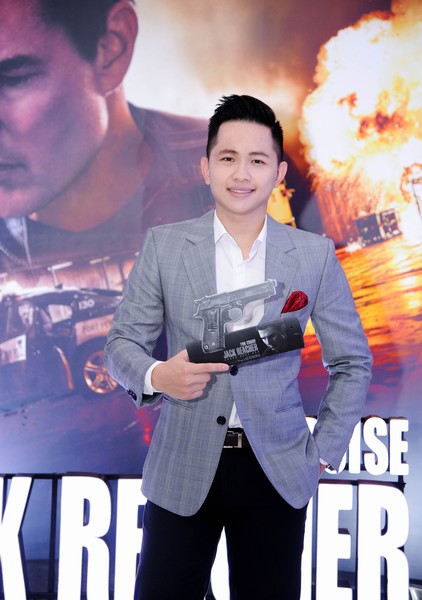 “Bạn gái tin đồn” của rapper Đinh Tiến Đạt háo hức đi gặp Tom Cruise